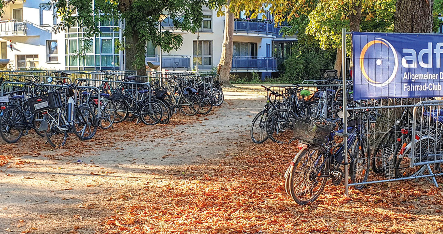 Regional Offenbach: Fahrradparkplatz mit Codierung beim Offenbacher ...